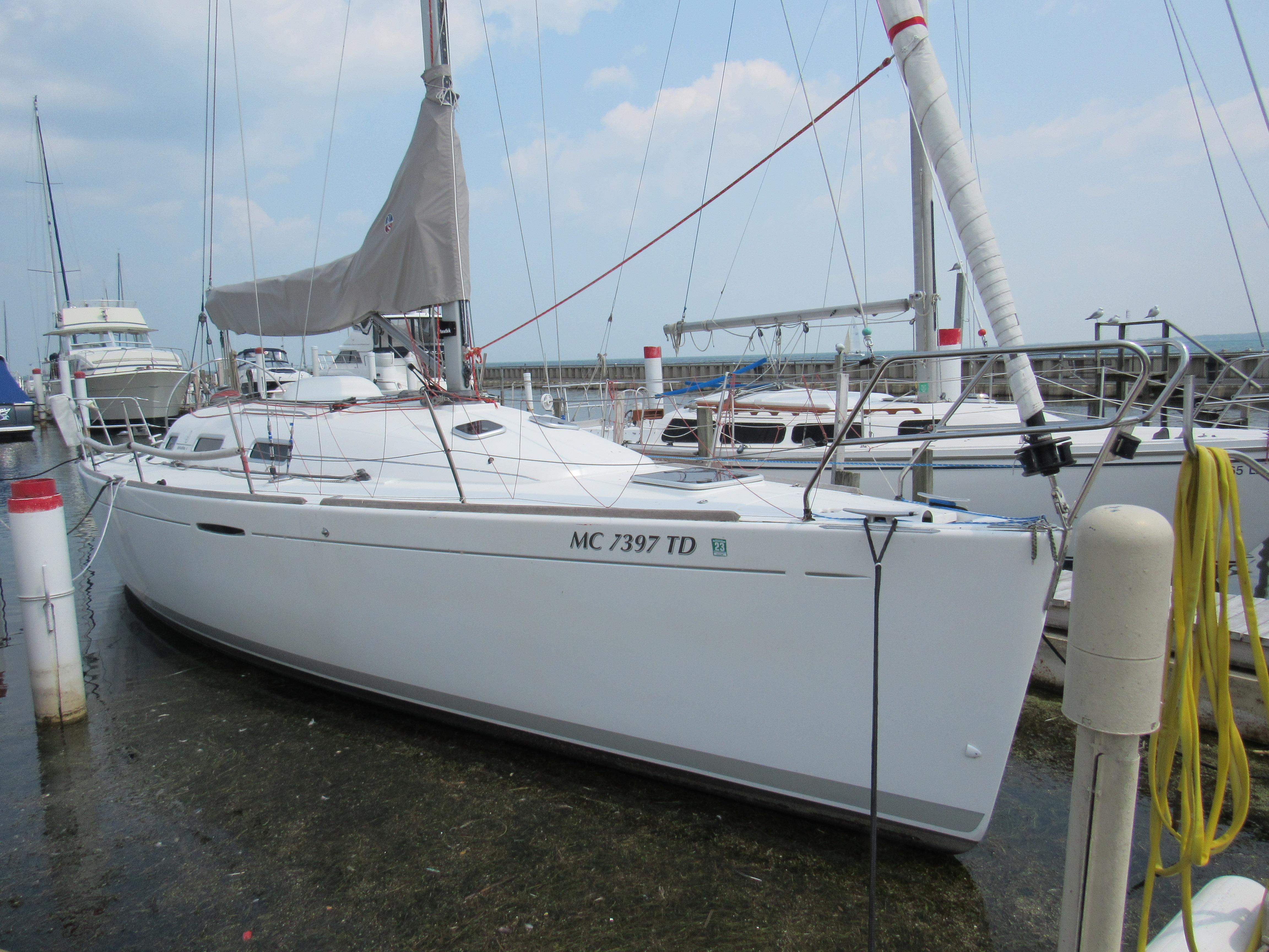 Beneteau First 310 sailboat "Béni" docked in Seattle